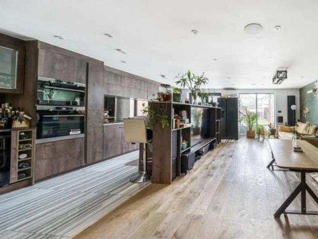 House at Canberra Road, Greater London