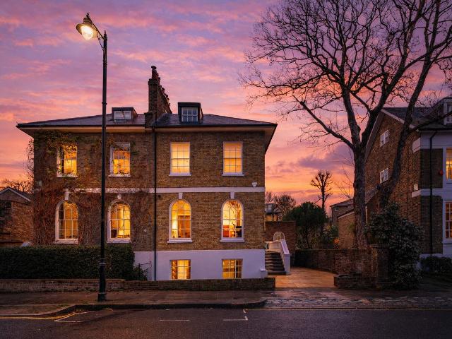 House at Canonbury Park North, Greater London