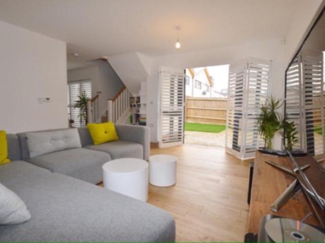 House at Cairns Avenue, Greater London