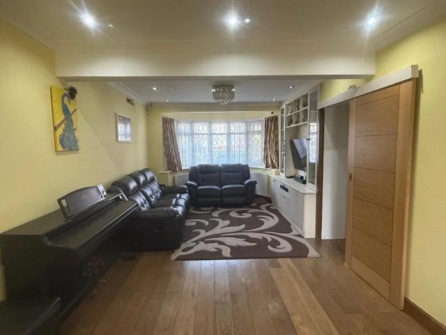 House at Capthorne Avenue, Greater London