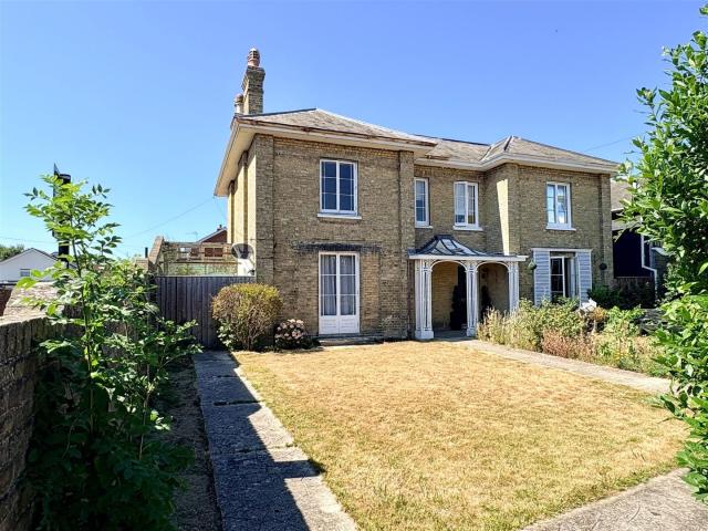 House at Carisbrooke Road, Newport