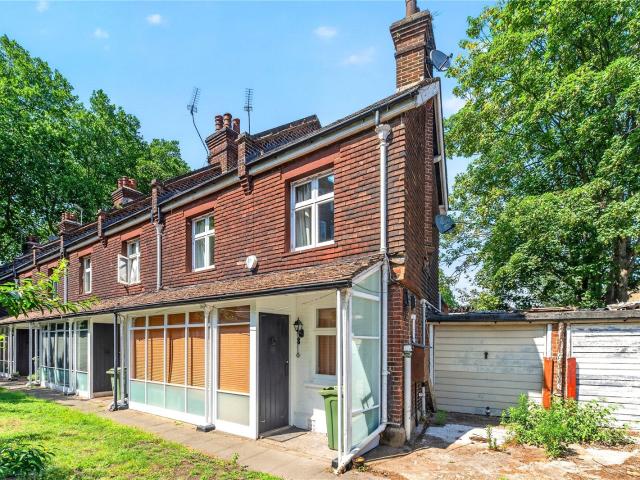 House at Carlisle Lane, Greater London