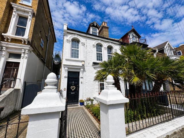 House at Carlton Avenue, Thanet