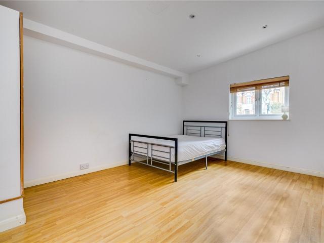 House at Castelnau, Greater London