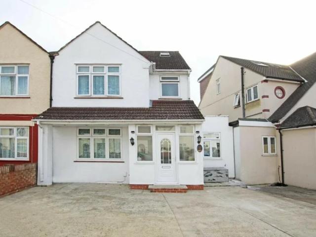 House at Chatsworth Crescent, Greater London