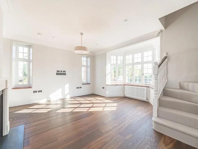 House at Chatsworth Road, Greater London