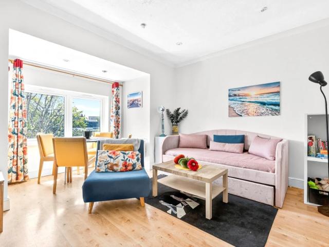 Apartment at Chaucer Drive, Greater London