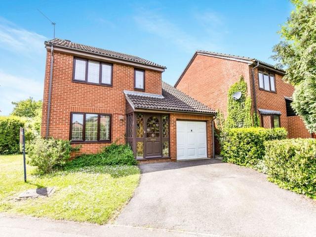 House at Chalfont Way, Reading