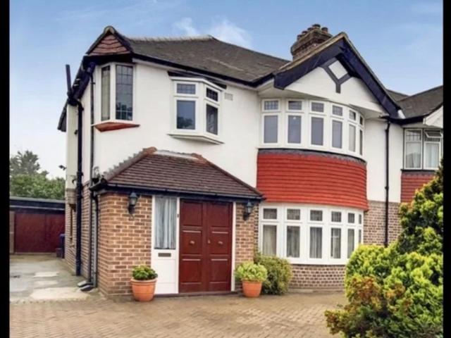 House at Chalkwell Park Avenue, Greater London