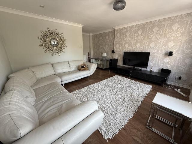 House at Chamberlayne Avenue, Greater London