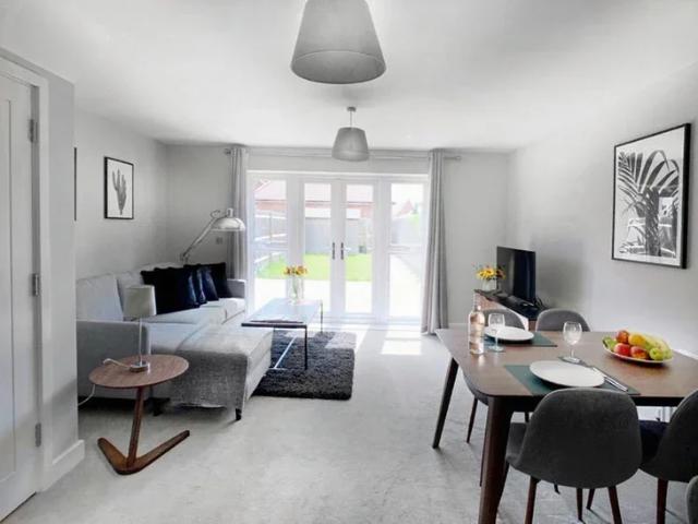 House at Chambers Way, Wokingham