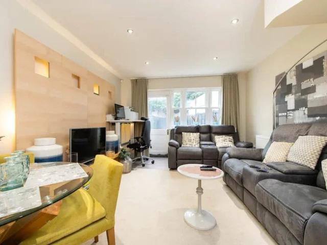 House at Chapel Street, Royal Leamington Spa