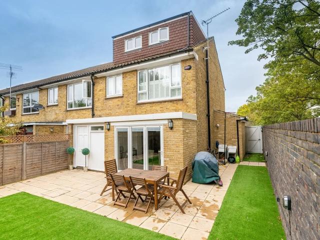 House at Chartfield Square, Greater London