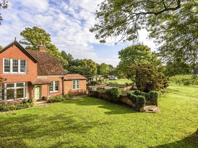 House at Chertsey Road, Surrey Heath