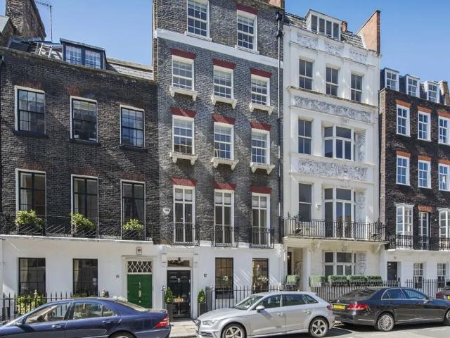 House at Chesterfield Hill, City of Westminster
