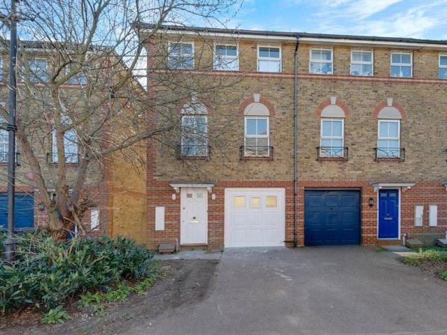 House at Compton Close, Greater London