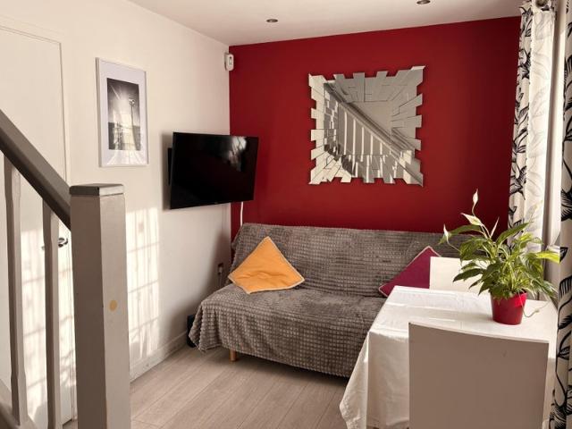 House at Congreve Walk, Greater London