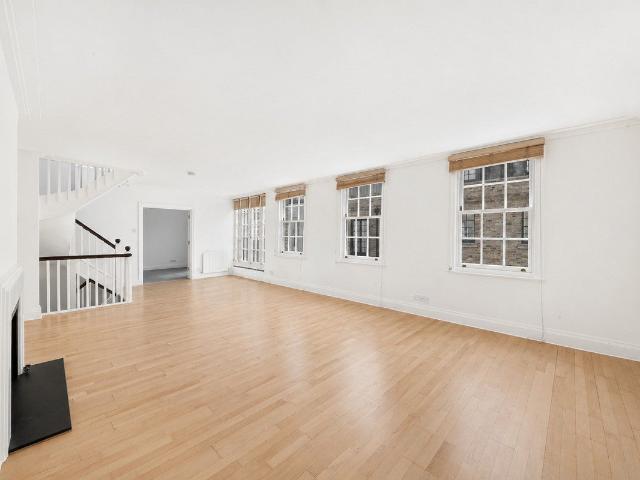 House at Coleherne Mews, Greater London