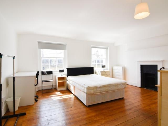 House at College Grove, Greater London