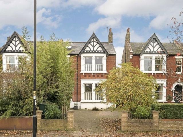 House at Courtfield Gardens, Greater London