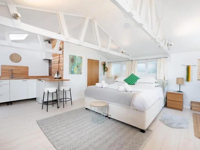 Room at Courtfield Road, South Oxfordshire
