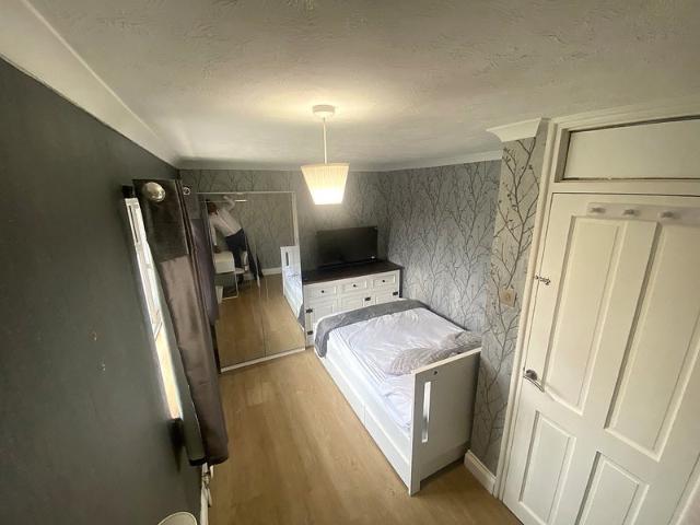 House at Cloverlands, Crawley