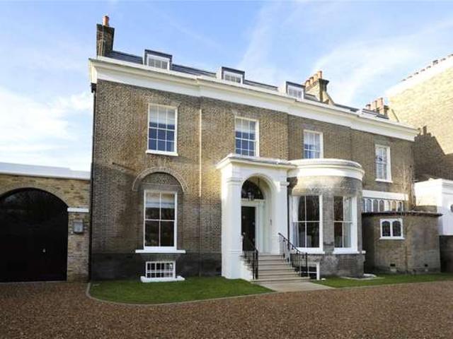 House at Clapham Common West Side, Greater London