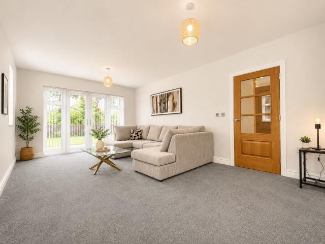 House at Claremont Close, Mole Valley