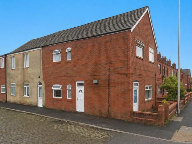 Room at Clarence Street, Hindley