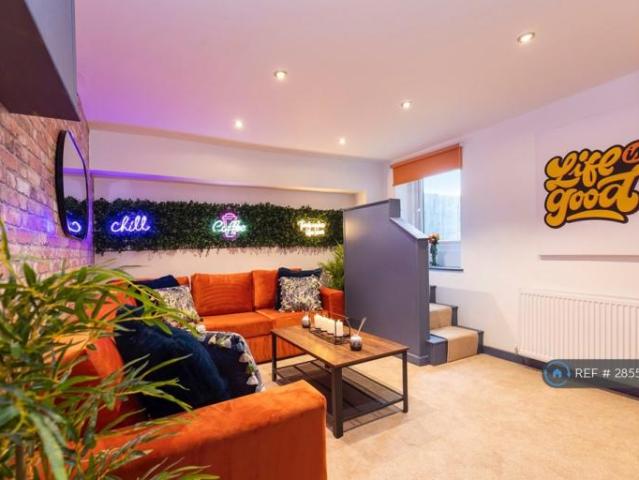 Room at Clifton Road, Darlington