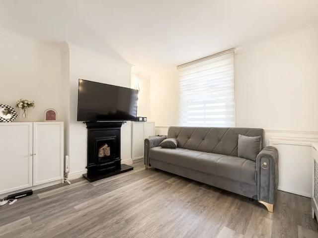 House at Crown Road, Greater London