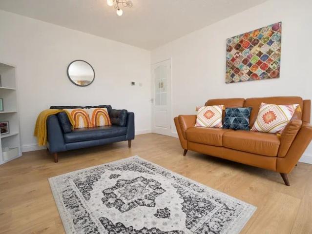 House at Crowthorns, Rugby