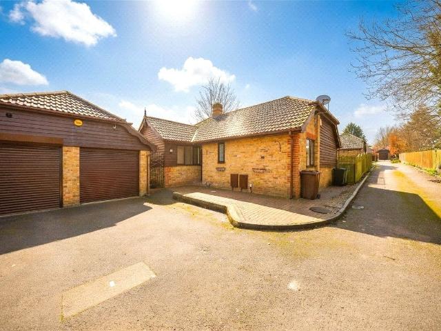 House at Crompton Gardens, Maidstone