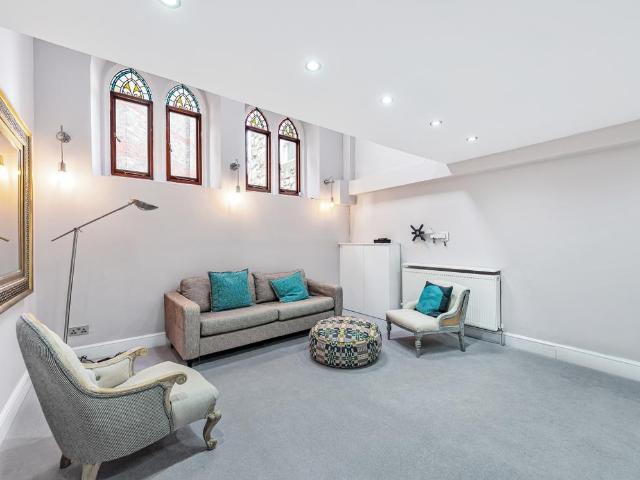 house at Cromwell Avenue, London