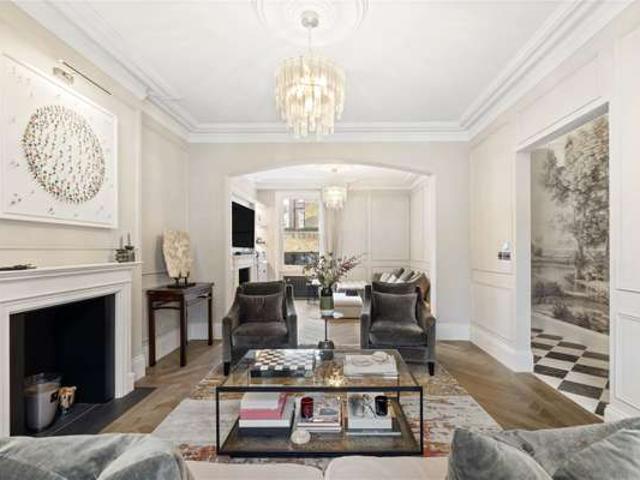 House at Cromwell Grove, Greater London