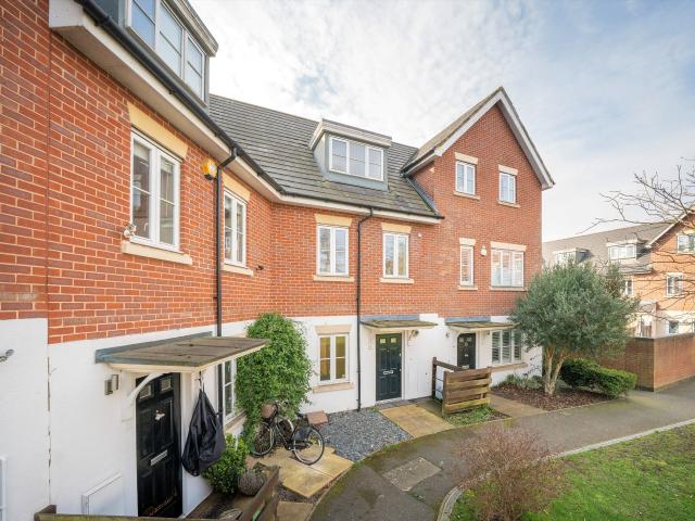 House at Cross Way, Greater London
