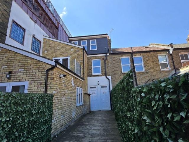 Apartment at Cranbrook Road, Greater London
