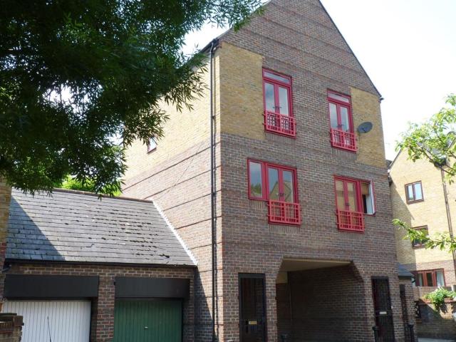 House at Cunard Walk, Greater London