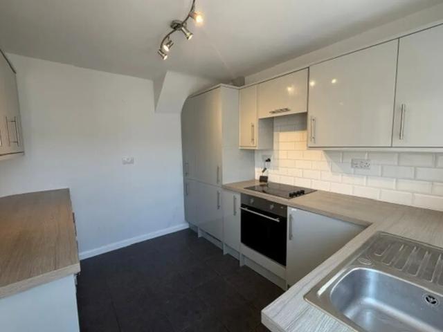 House at Curzon Close, Calne
