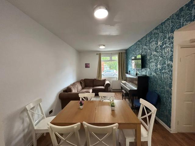 Apartment at Dalton Avenue, Manchester