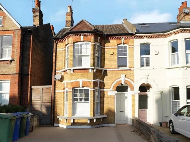 House at Dawson's Hill Footpath Dunstan's Road to Ladlands, Greater London