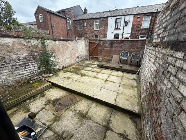 House at Dean Street, Radcliffe