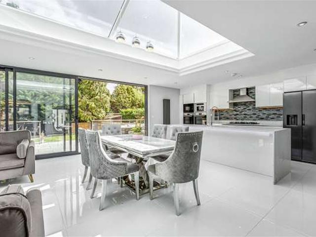 House at Derwent Avenue, Greater London