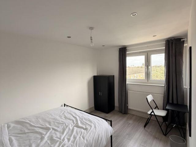 House at Dimond Close, Greater London