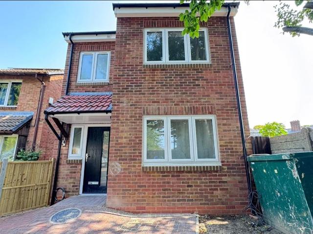 House at Diamond Close, Greater London