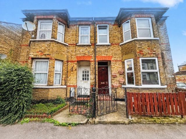 House at Diamond Road, Slough