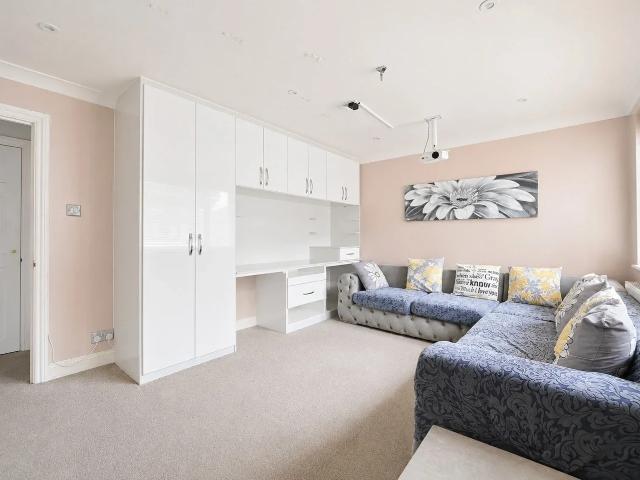 House at Diamond Road, Watford