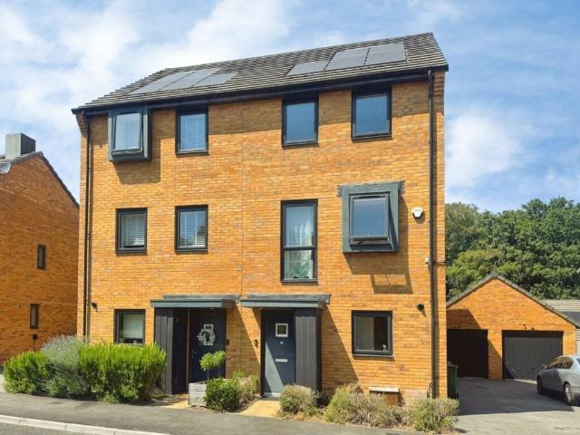 House at Divot Way, Basingstoke and Deane
