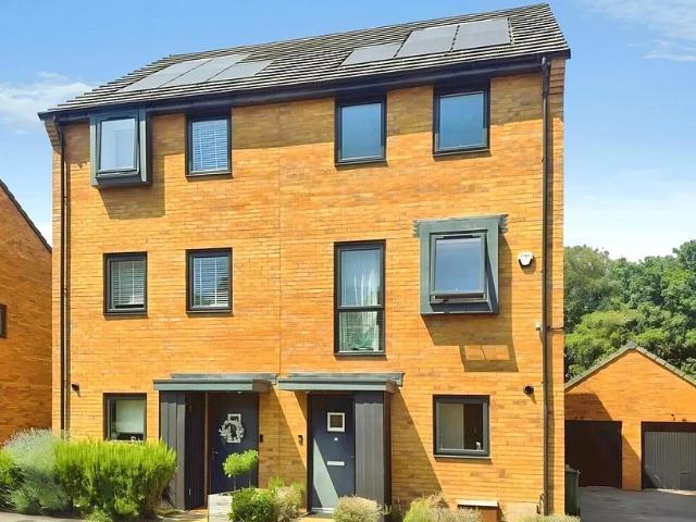House at Divot Way, Basingstoke and Deane