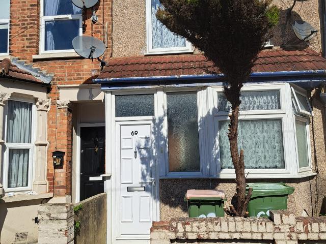 House at Dore Avenue, Greater London